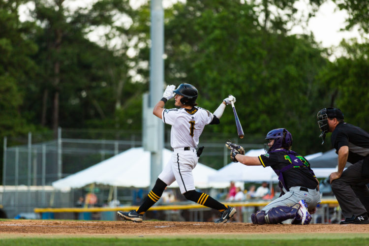 Tobs Squash Salamanders In 9-3 Victory